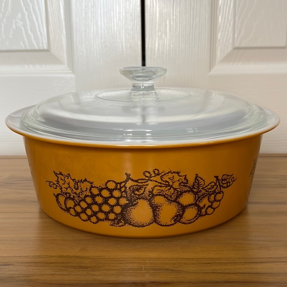 Pyrex | Kitchen | Pyrex Big Bertha 4 Quart Lidded Casserole Dish Old ...